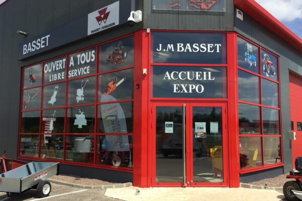 Porte de magasin : Comment bien la choisir ? | Rénoval Menuiseries